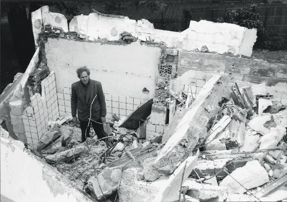 Jean-Pierre Raynaud – C.G.B Galerie